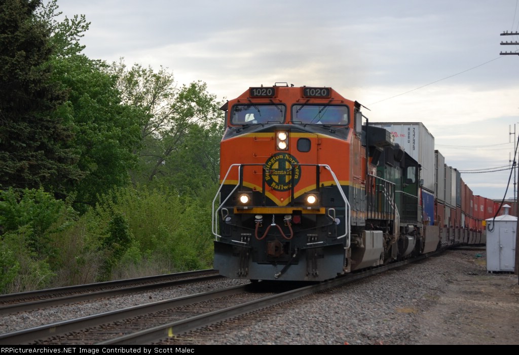 BNSF 1020 & 6780